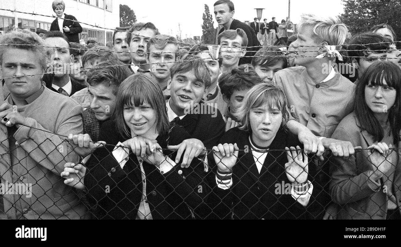 The rolling stones 1965 hi-res stock photography and images - Alamy