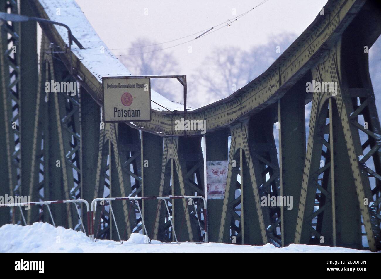 Ddr signs hi-res stock photography and images - Alamy