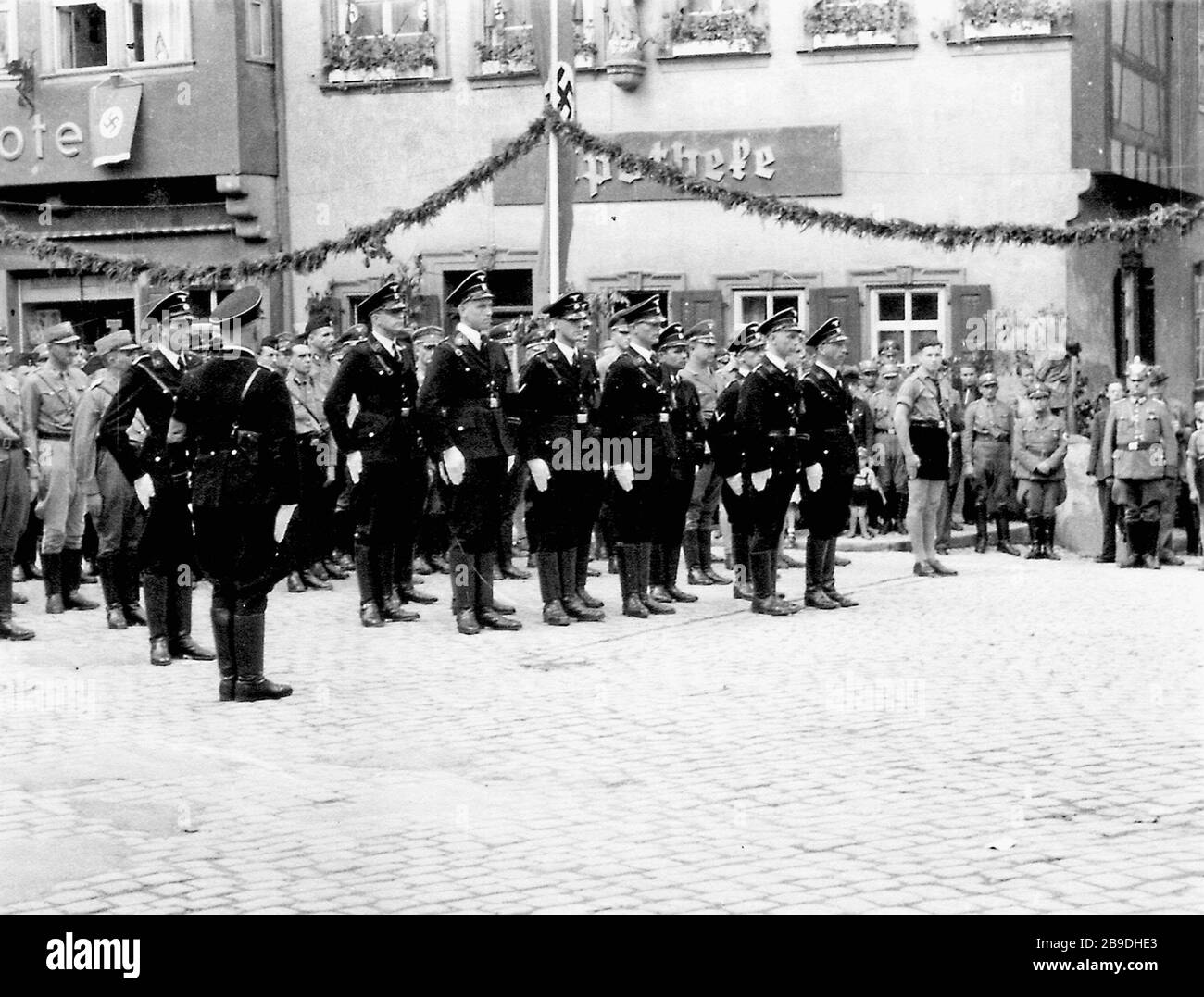 A day ss soldiers hi-res stock photography and images - Alamy
