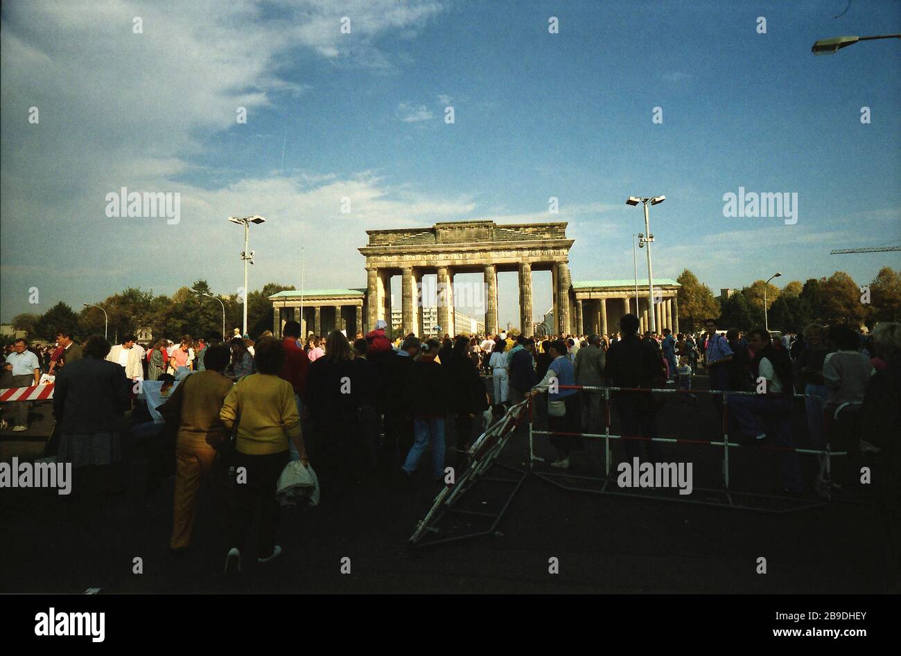 Celebrating fall of berlin wall hi-res stock photography and images - Alamy