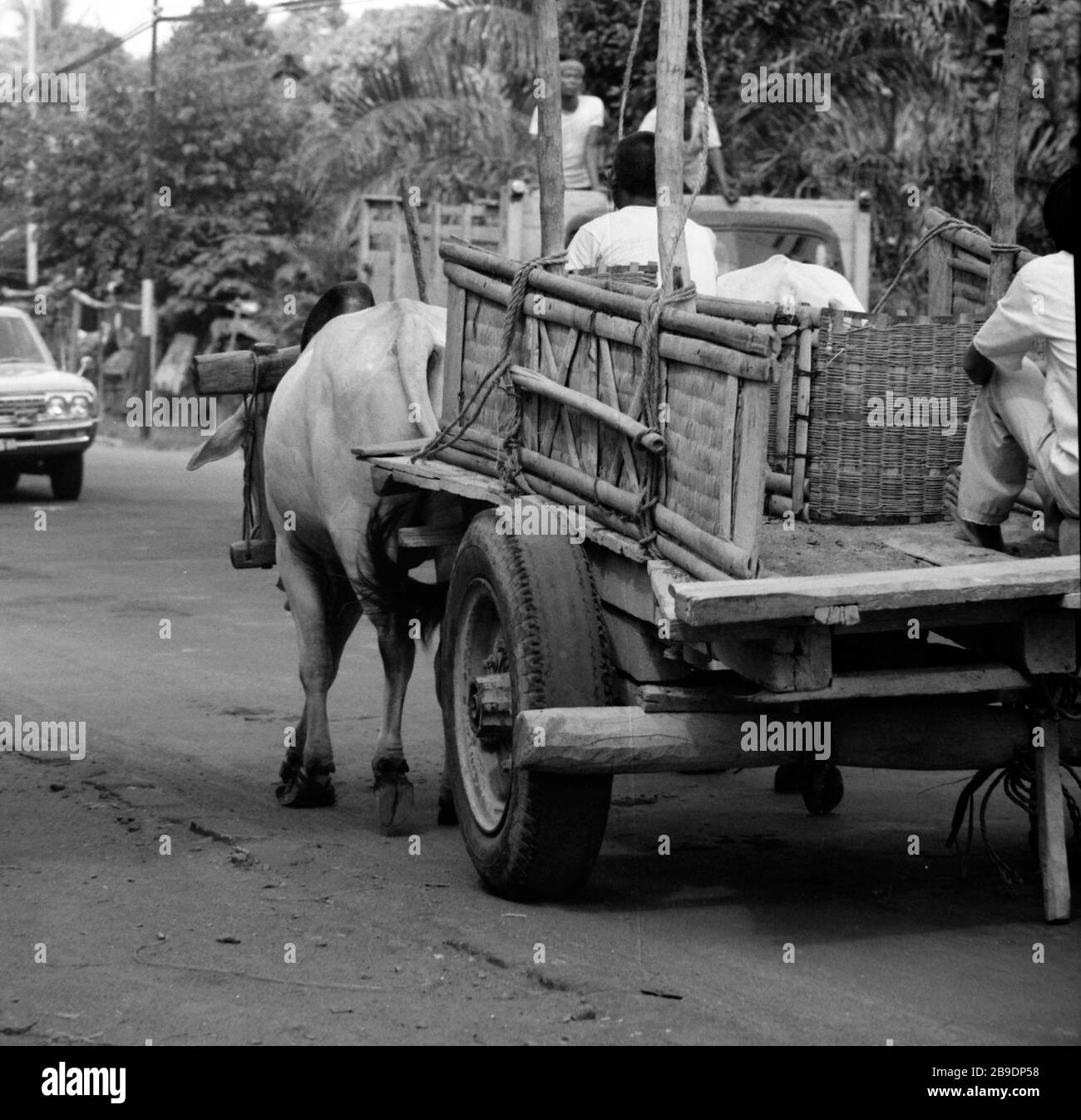 Roadside platform hi-res stock photography and images - Alamy