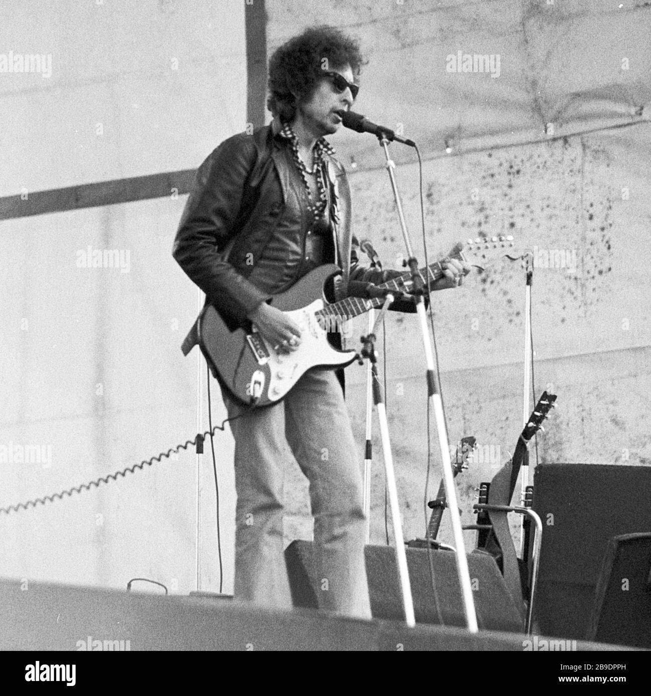 Bob dylan and his band Black and White Stock Photos & Images - Alamy