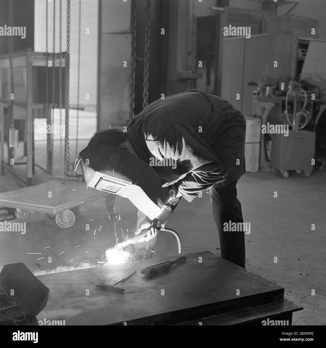 1960s working man hi-res stock photography and images - Alamy