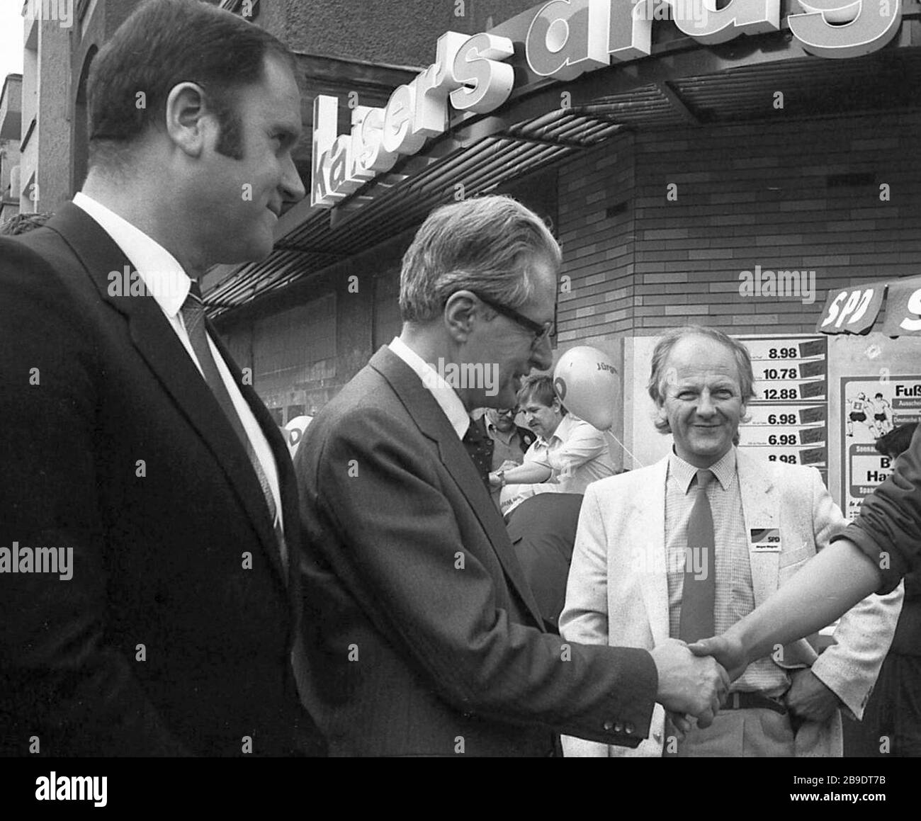 Vogel in berlin hi-res stock photography and images - Alamy