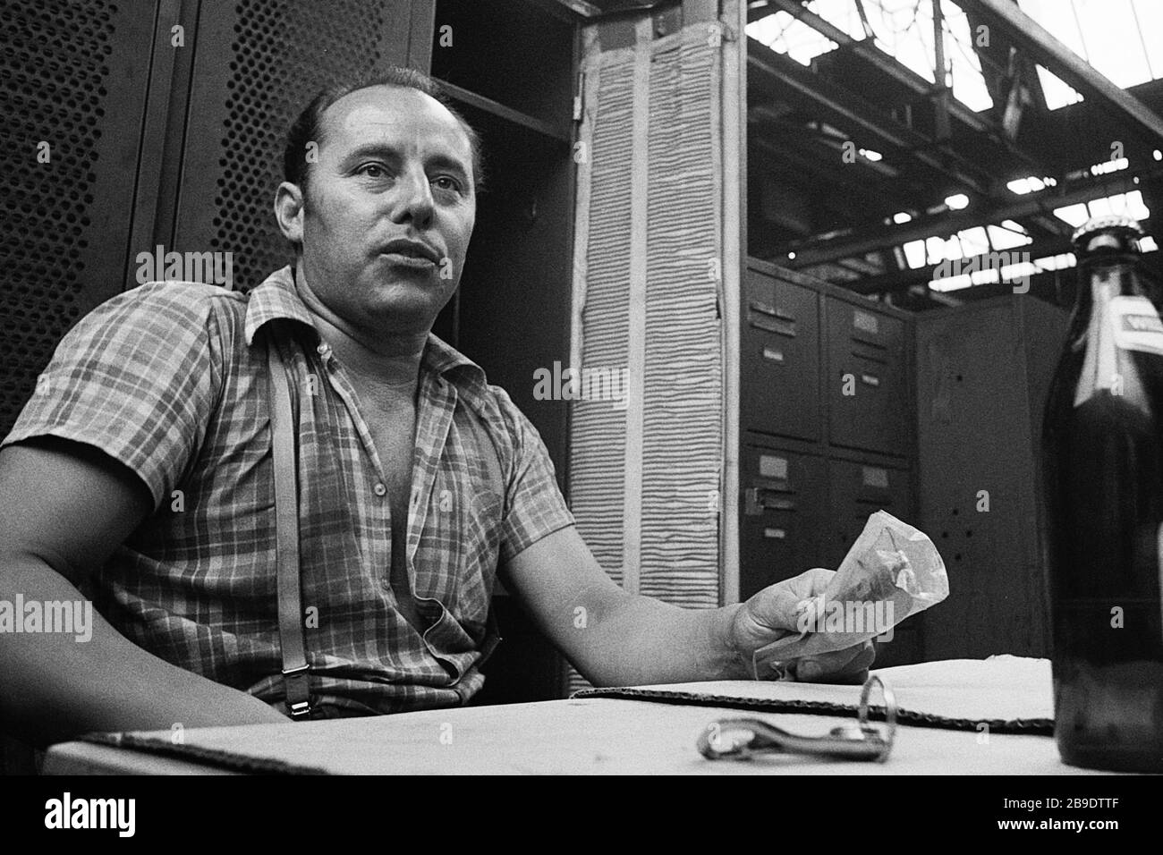 Mercedes benz lunch break hi-res stock photography and images - Alamy