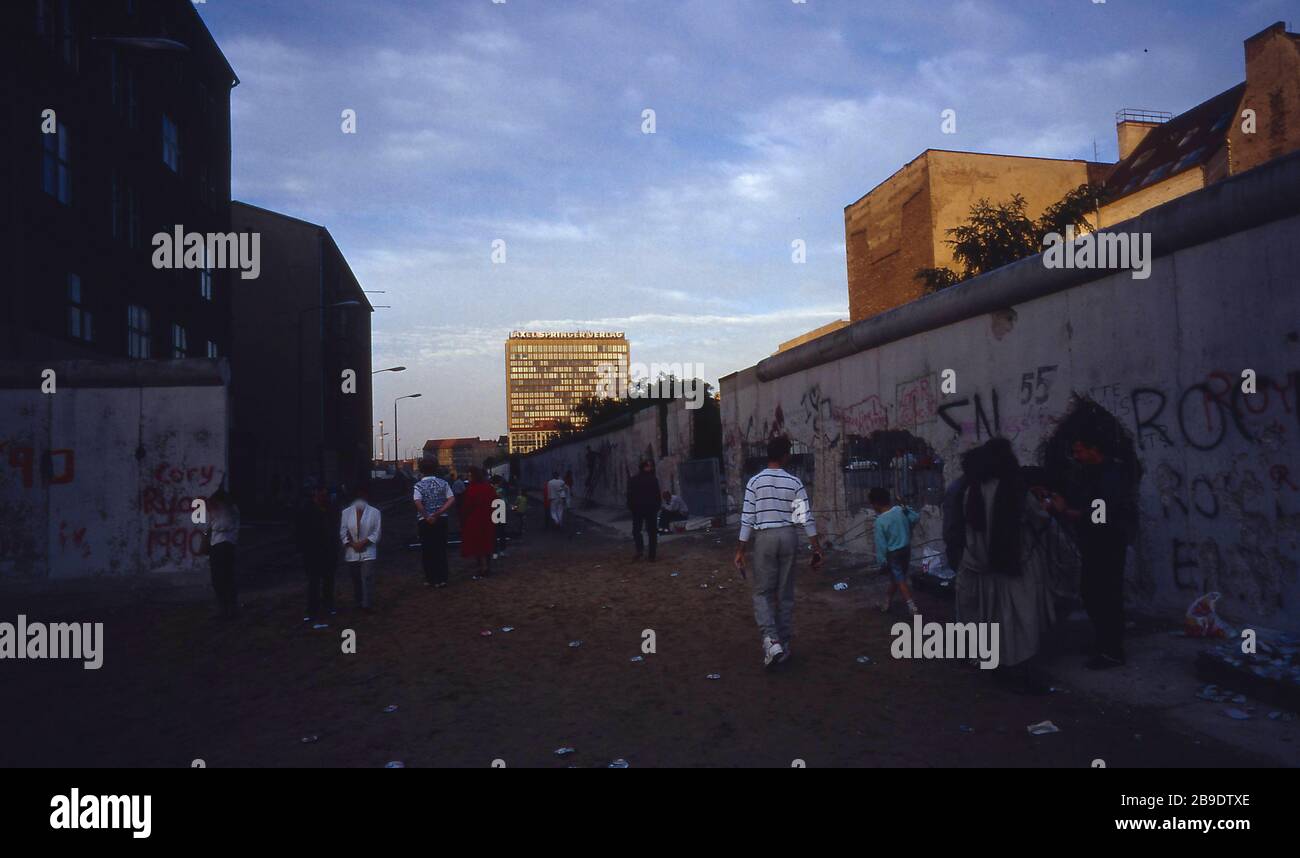 Berlin wall with holes hi-res stock photography and images - Alamy