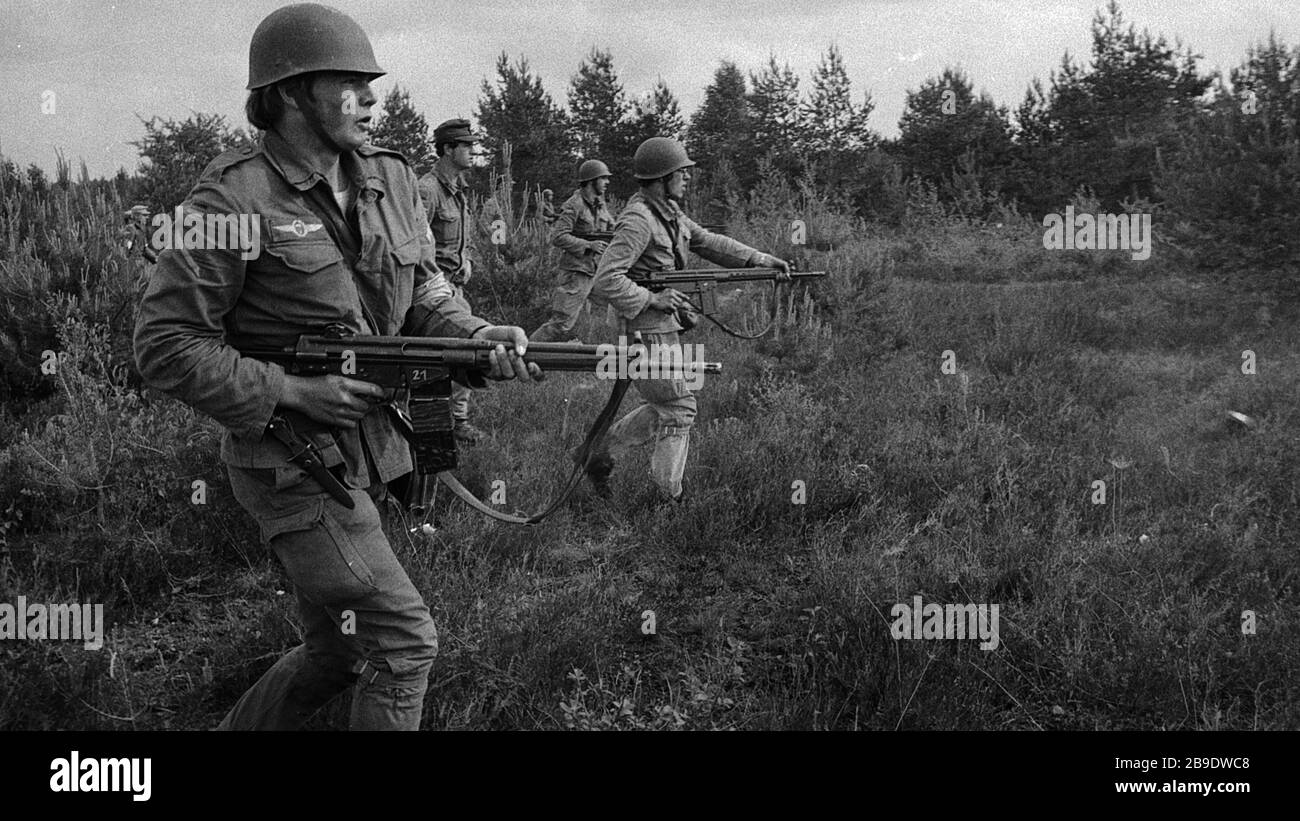 Combat ready soldiers hi-res stock photography and images - Alamy