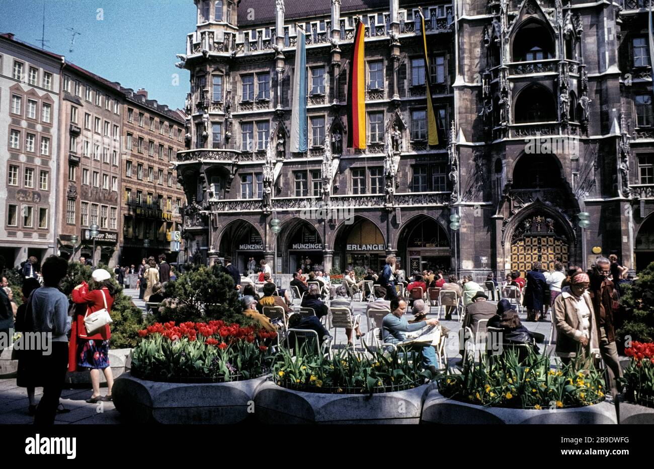 Shopping in the 70's hi-res stock photography and images - Alamy