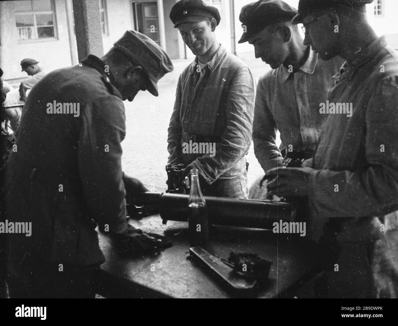 Cleaning machine guns hi-res stock photography and images - Alamy