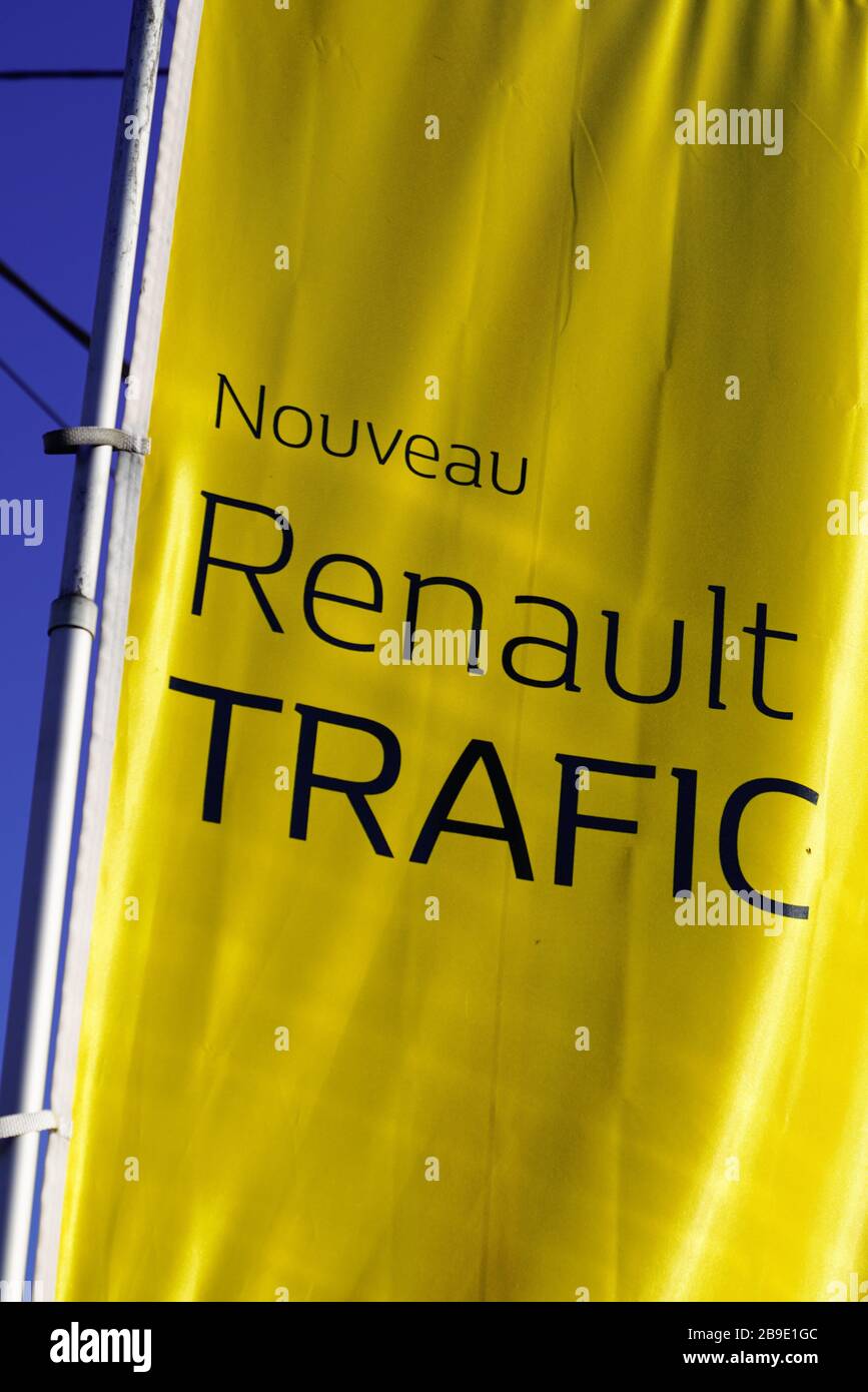 Trafic renault hi-res stock photography and images - Alamy