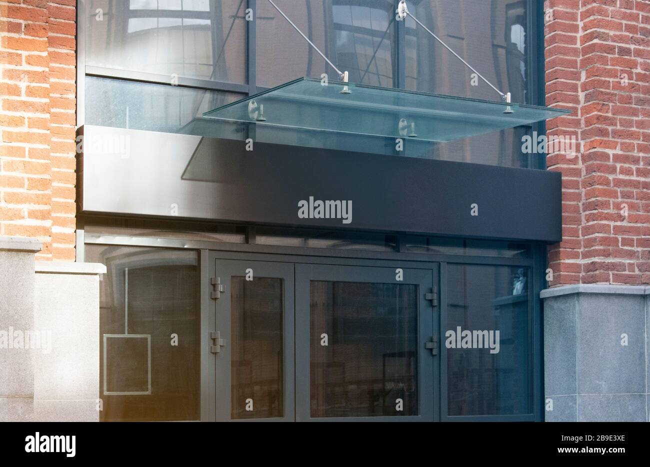 Glass brick wall hi-res stock photography and images - Alamy