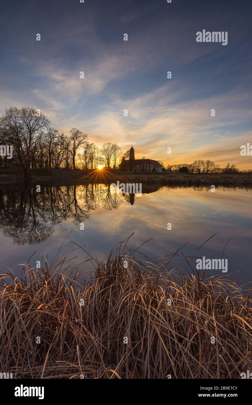 Epic sunset reflection hi-res stock photography and images - Alamy