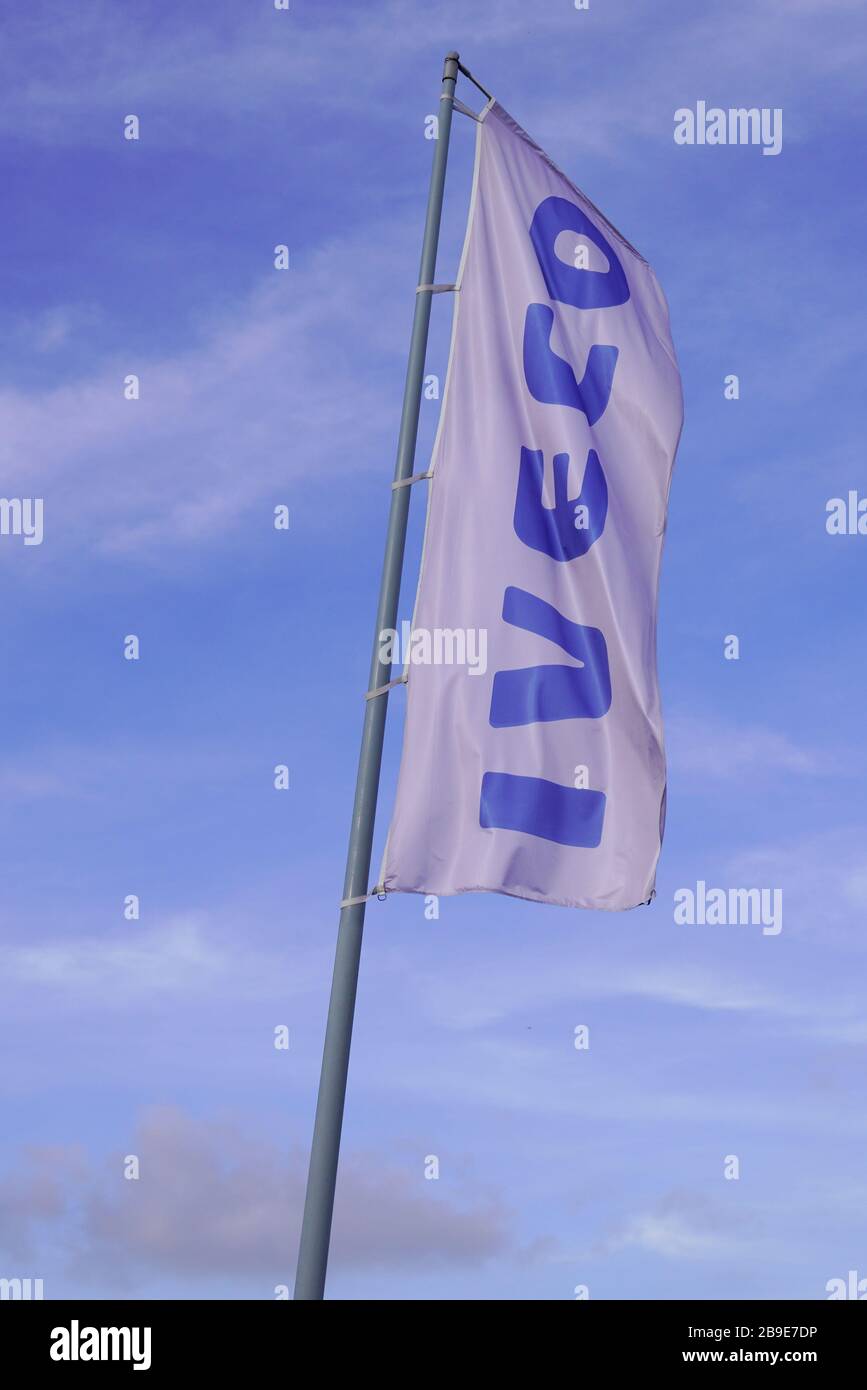 Iveco logo hi-res stock photography and images - Alamy