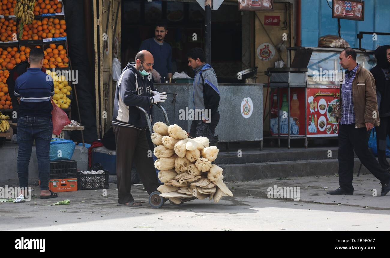 Deir Al Balah, The Gaza Strip, Palestine. 24th Mar, 2020. Deir al Balah ...