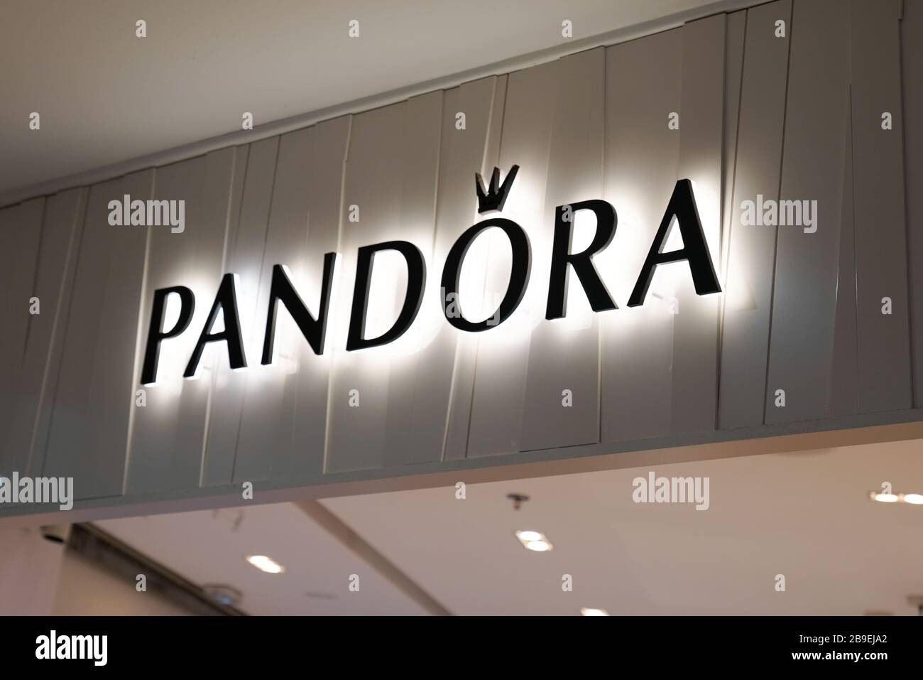 Pandora logo hi-res stock photography and images - Alamy