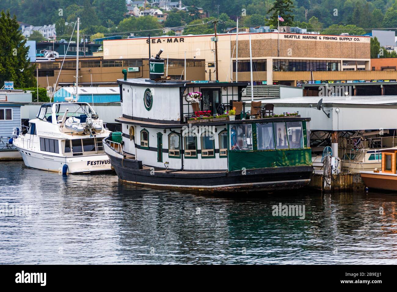 Houseboat in Lake Union Stock Photo - Alamy