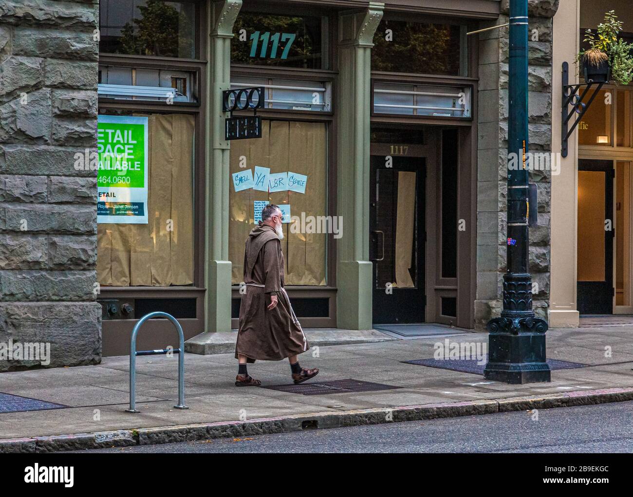 Monk architecture hi-res stock photography and images - Alamy