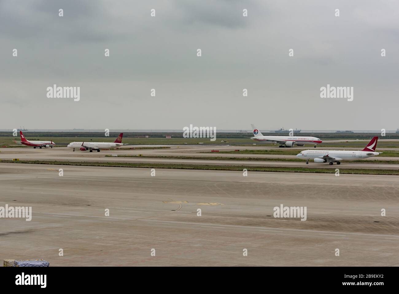 Shanghai pudong airport tower hi-res stock photography and images - Alamy