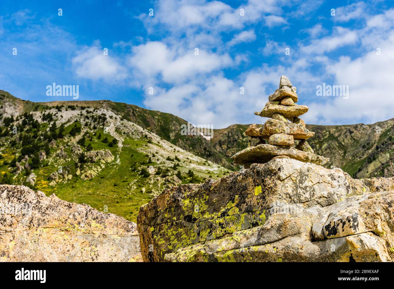 Pile rocks boulders in hi-res stock photography and images - Alamy
