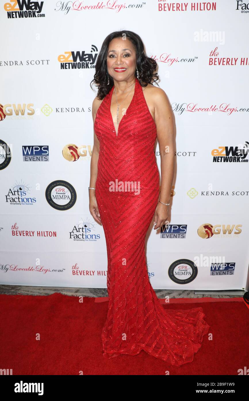 11th Annual Lady in Red Diamond Rose Awards presented by the ...