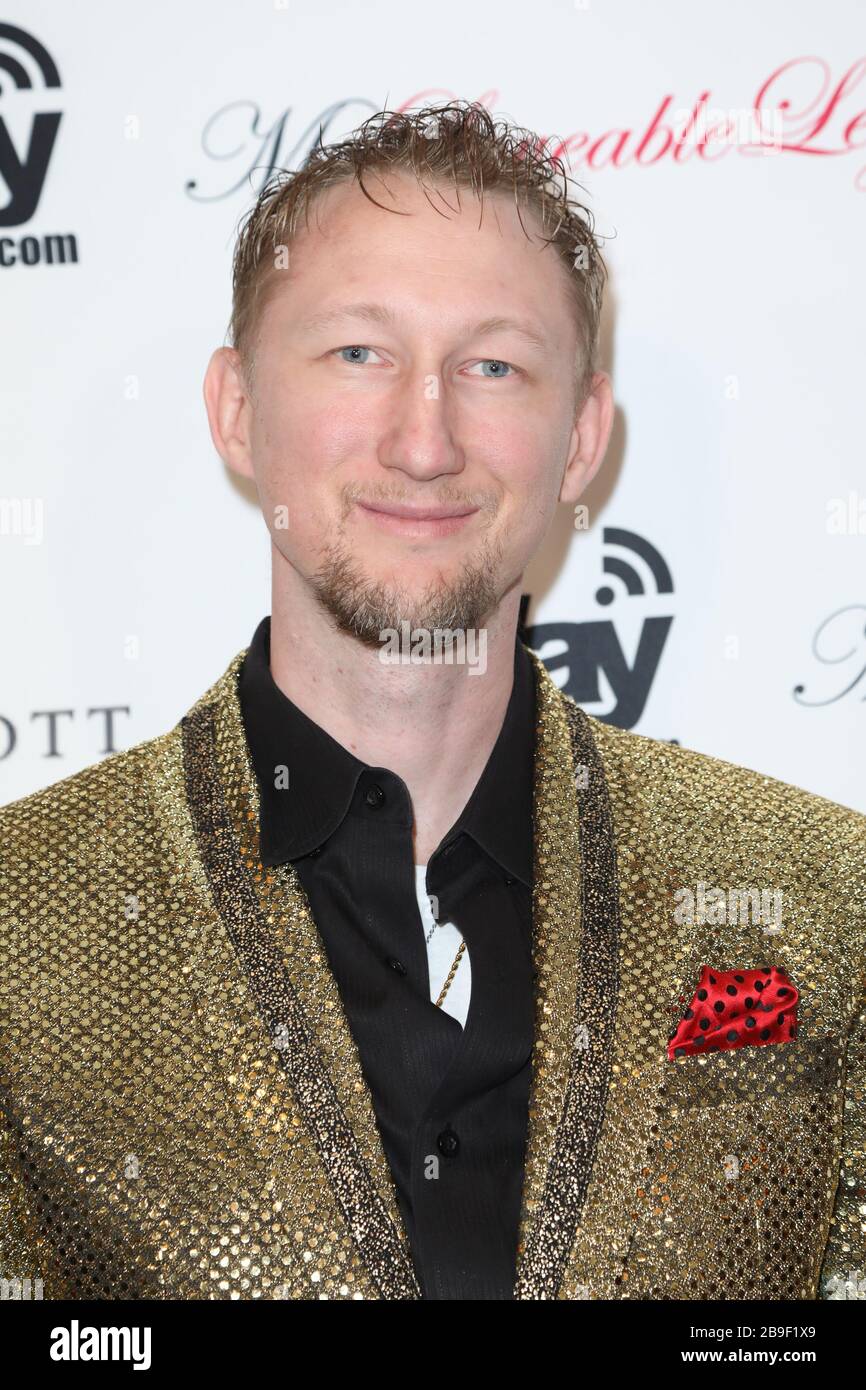 11th Annual Lady in Red Diamond Rose Awards presented by the ...