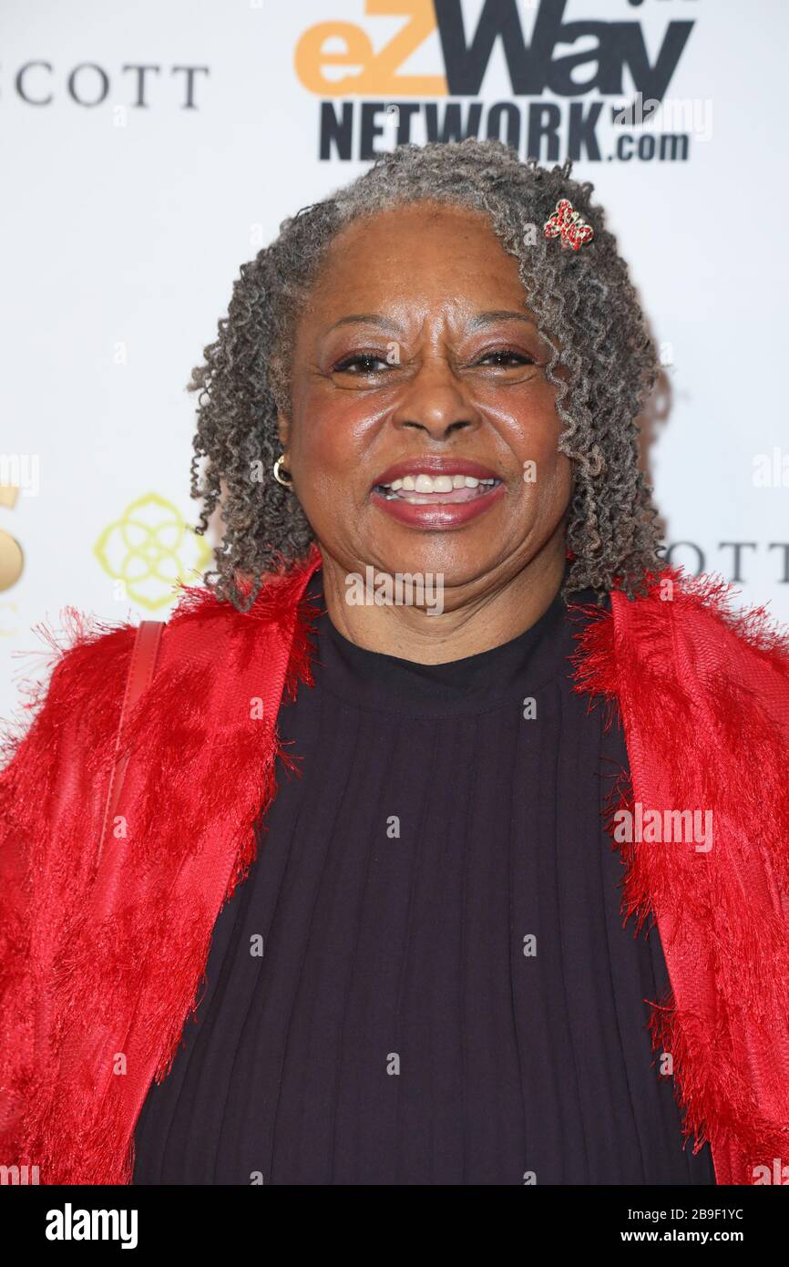 11th Annual Lady in Red Diamond Rose Awards presented by the ...