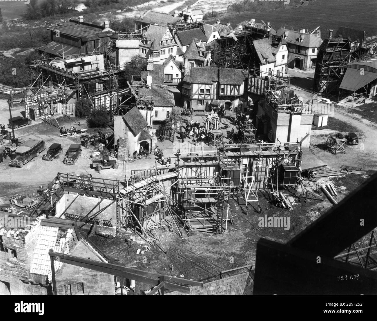 Universal studios hollywood aerial Black and White Stock Photos ...