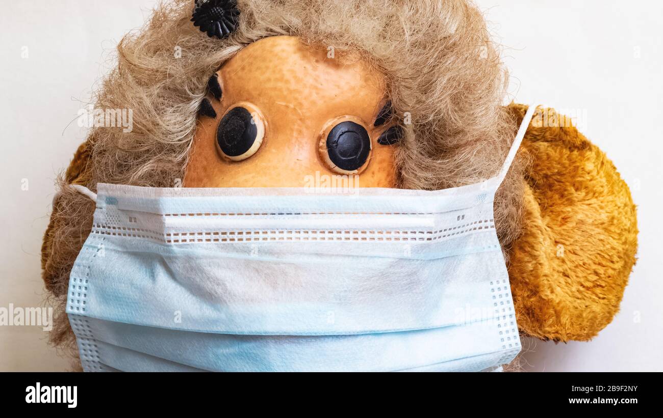 Gorilla mask hi-res stock photography and images - Alamy