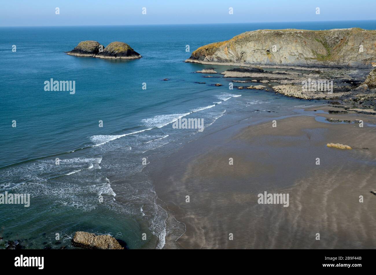 Porthgain beach hi-res stock photography and images - Alamy