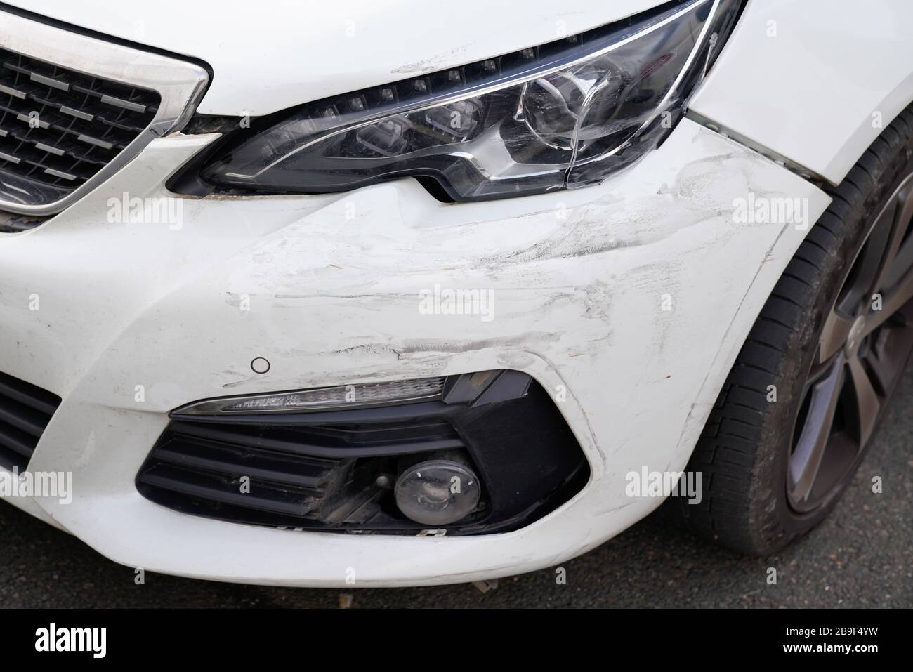 Accident emergency parking car park hi-res stock photography and images ...