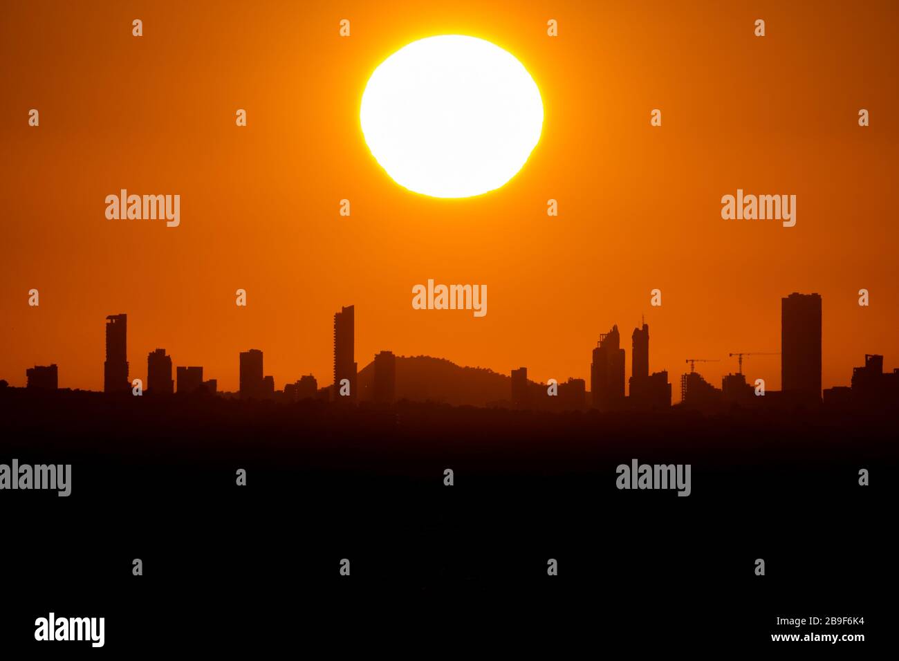Dark sign sunset hi-res stock photography and images - Alamy