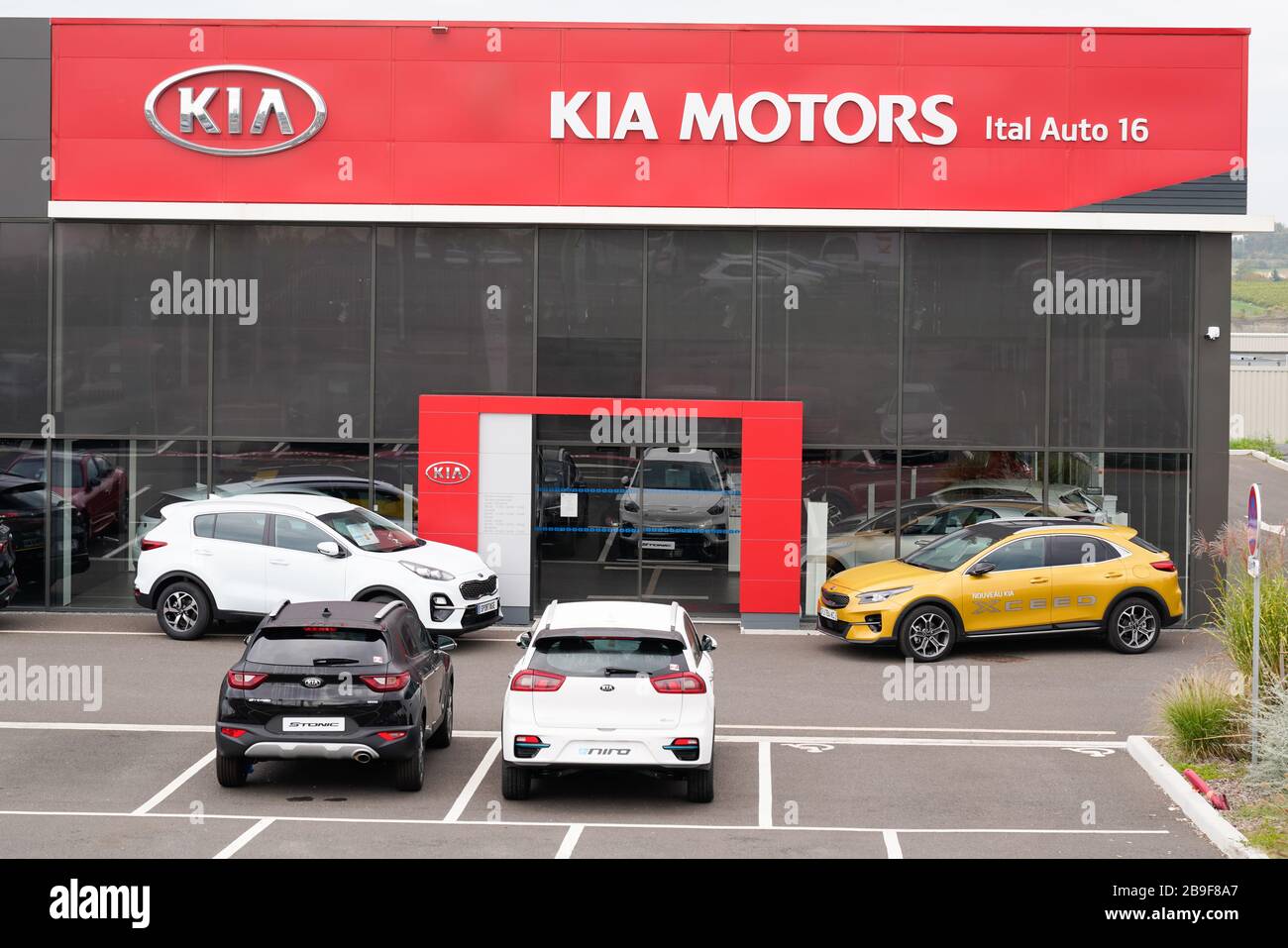 Bordeaux , Aquitaine / France - 10 27 2019 : Kia logo sign car showroom ...