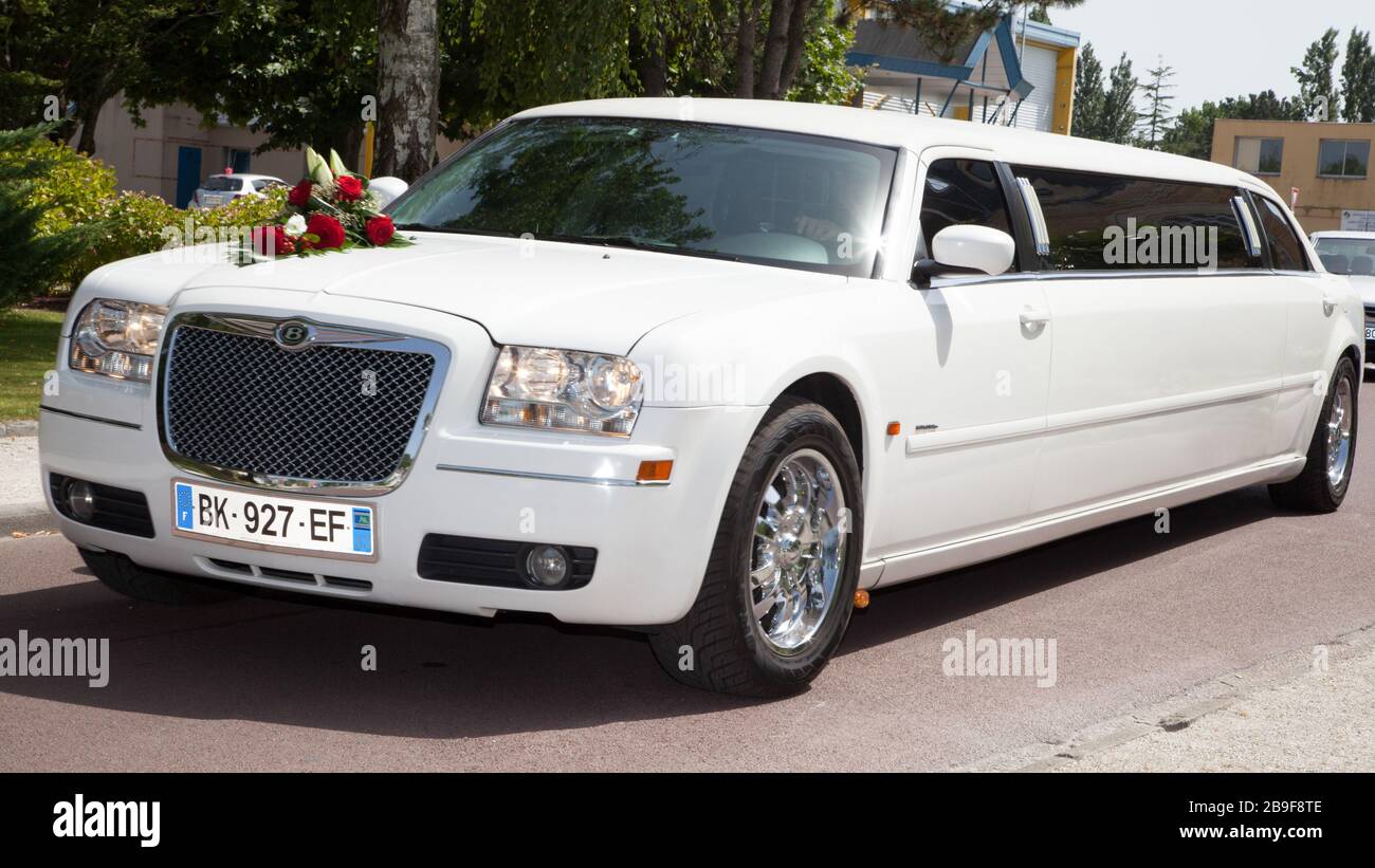 Long limo limousine stretch hi-res stock photography and images - Alamy