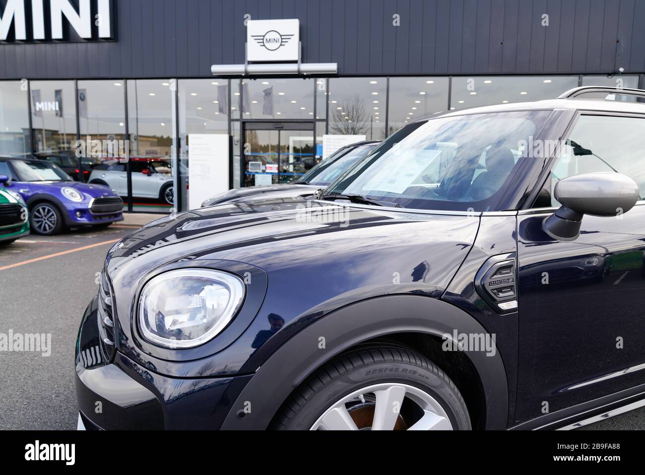 Retro car for sale parked hi-res stock photography and images - Alamy
