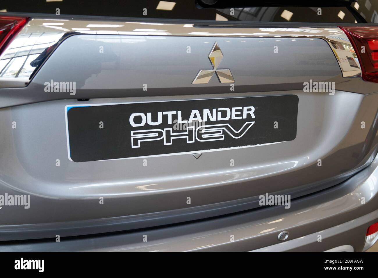 Mitsubishi outlander phev 2020 hi-res stock photography and images - Alamy