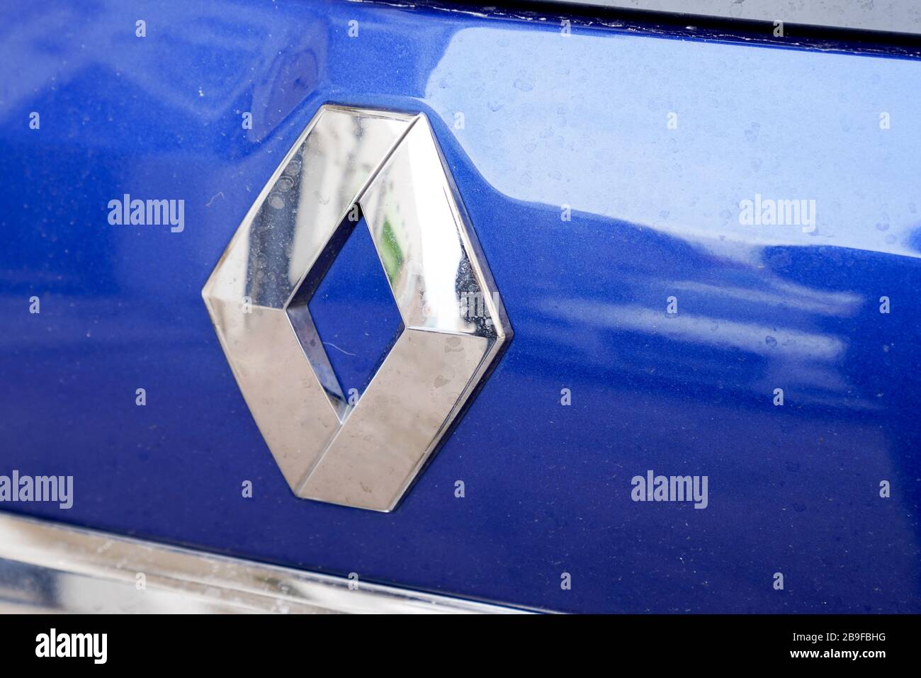Bordeaux , Aquitaine / France - 01 15 2020 : Renault car rear logo sign ...