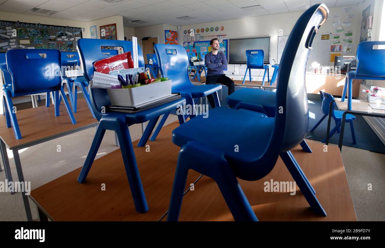 Empty classroom uk hi-res stock photography and images - Alamy