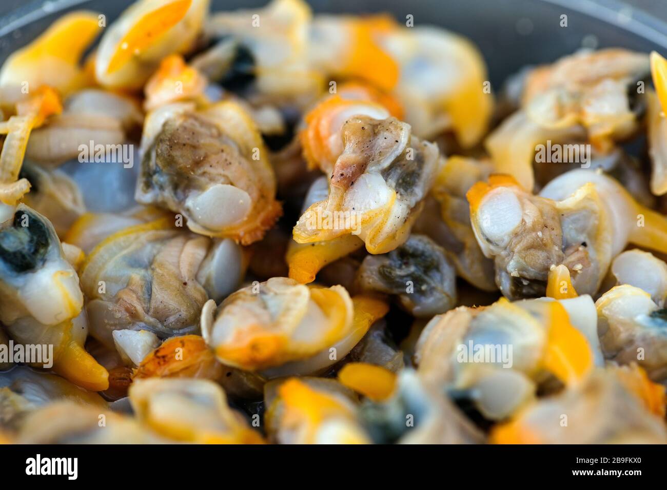 Cockles eat hi-res stock photography and images - Alamy