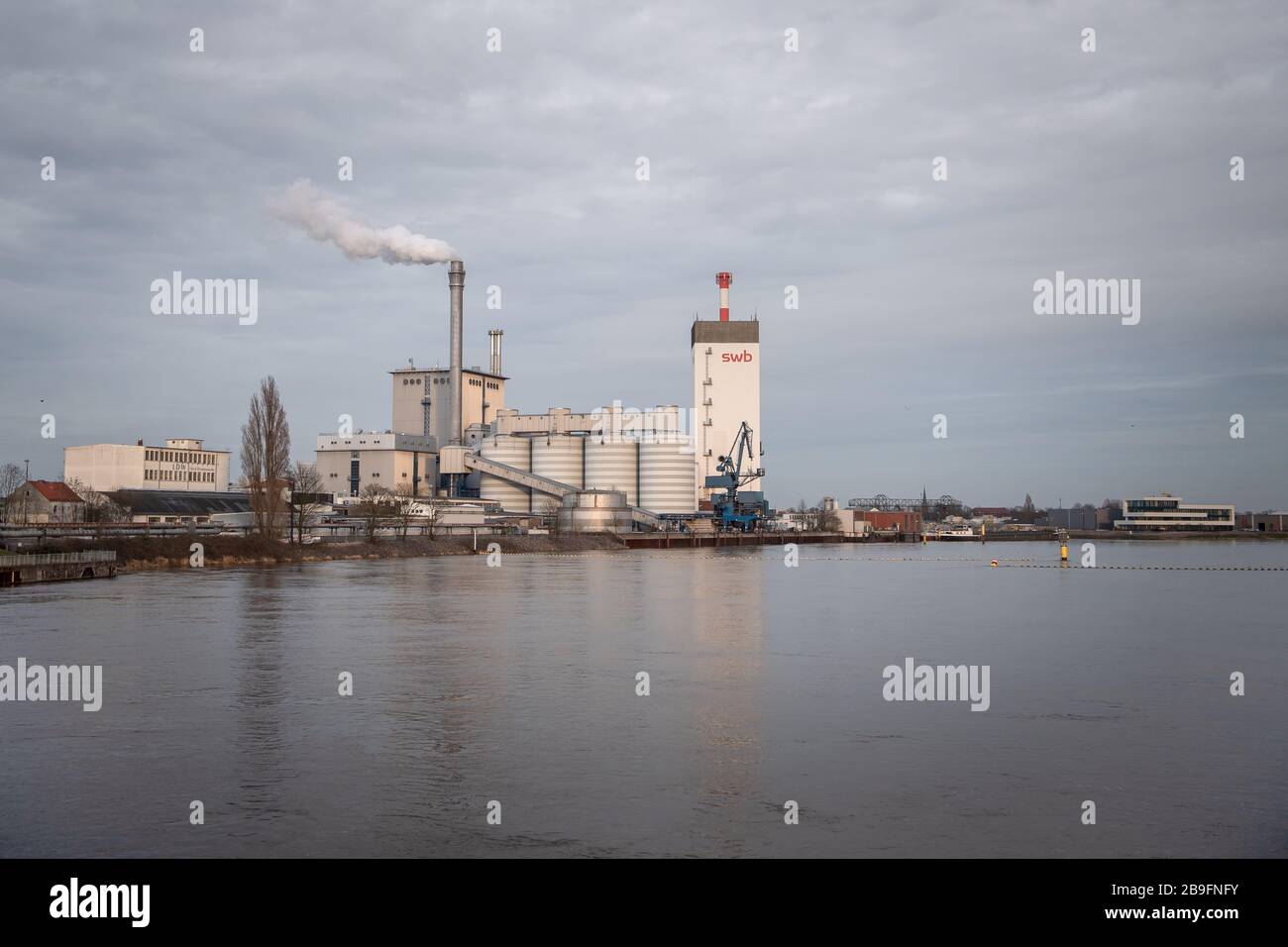 Bremen, Germany. 17th Mar, 2020. A look at the Bremen-Hastedt power ...