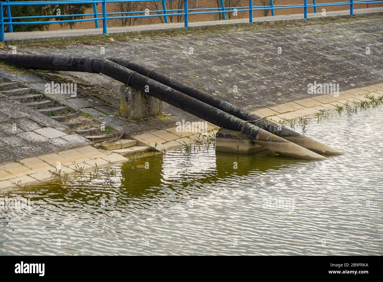Pipeline underwater hi-res stock photography and images - Alamy