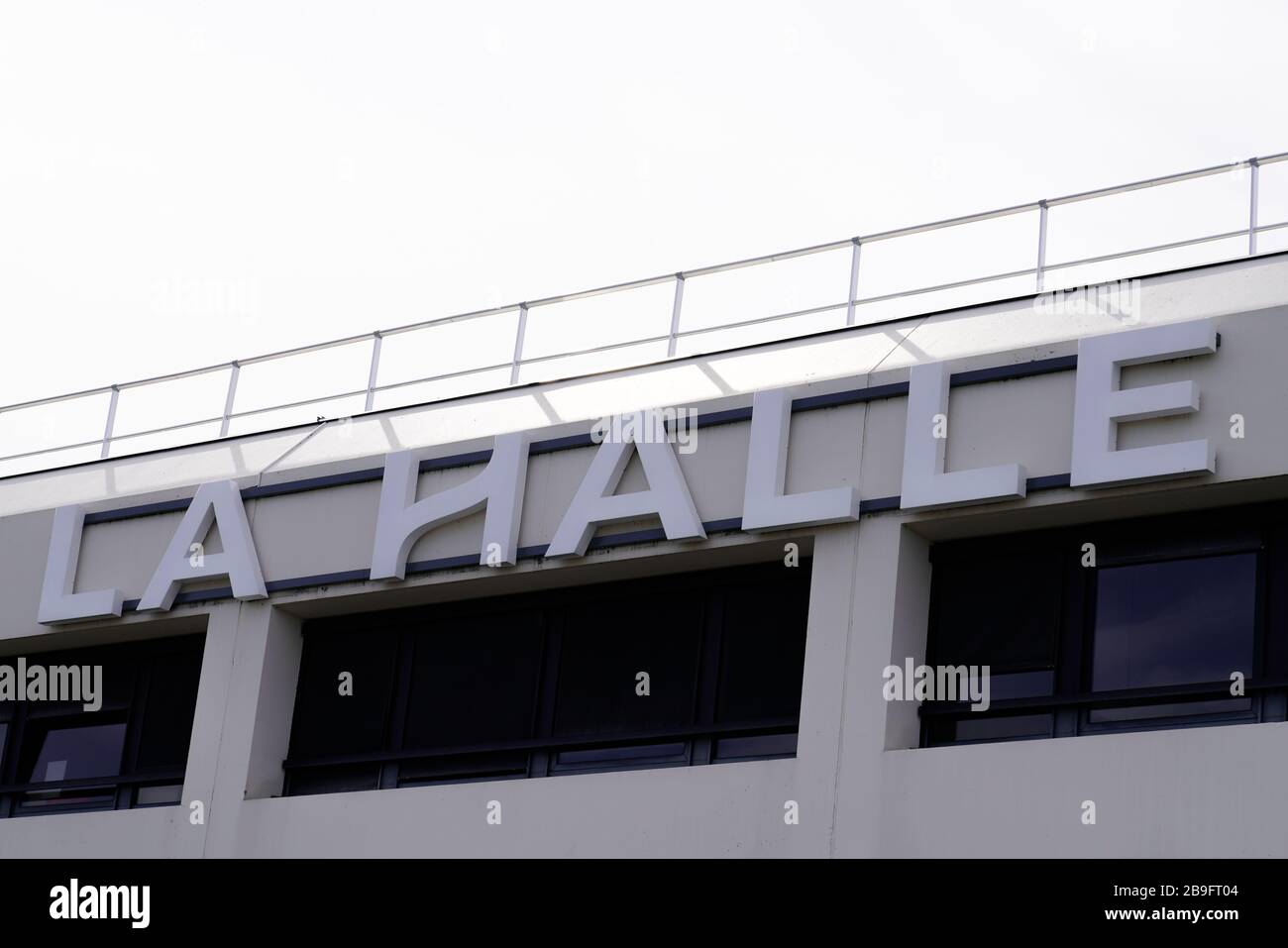 La halle logo hi-res stock photography and images - Alamy