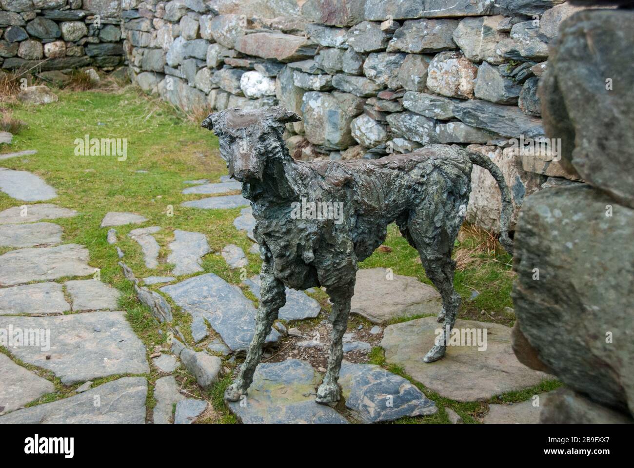 Gelert statue beddgelert snowdonia north hi-res stock photography and ...