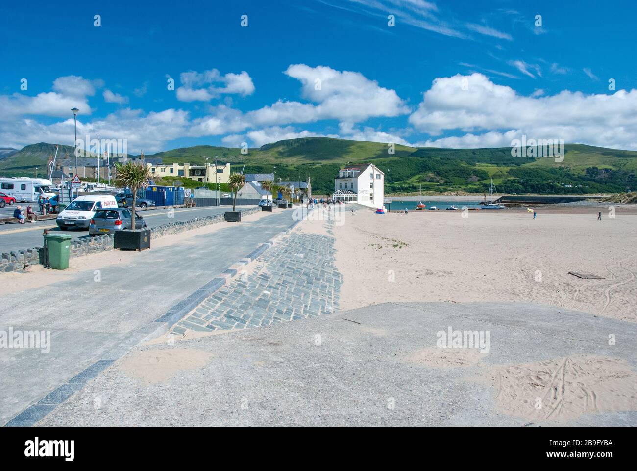 Barmouth beach harbour north wales united hi-res stock photography and ...