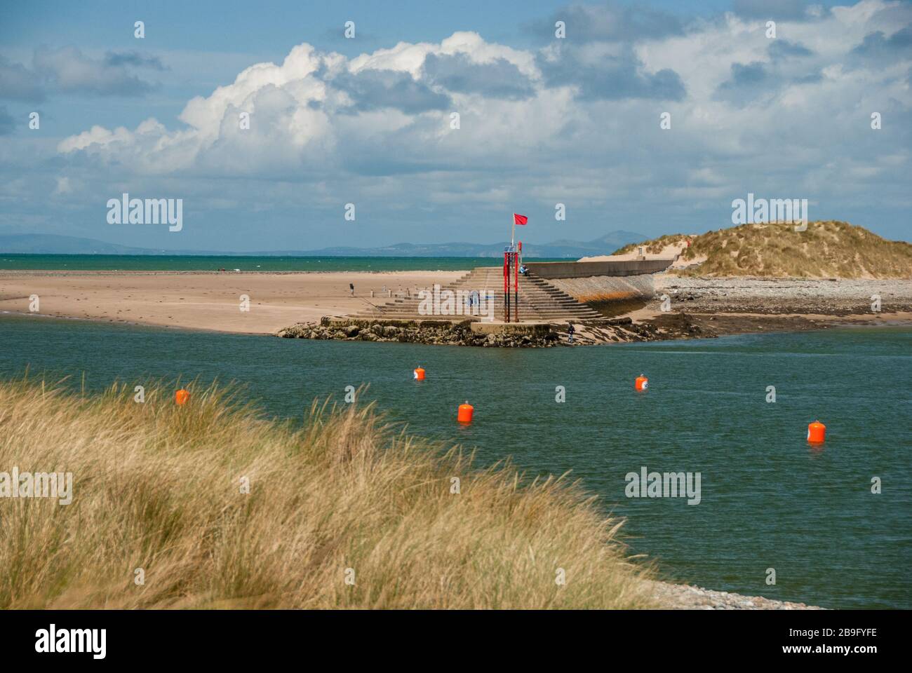 Barmouth beach harbour north wales united hi-res stock photography and ...