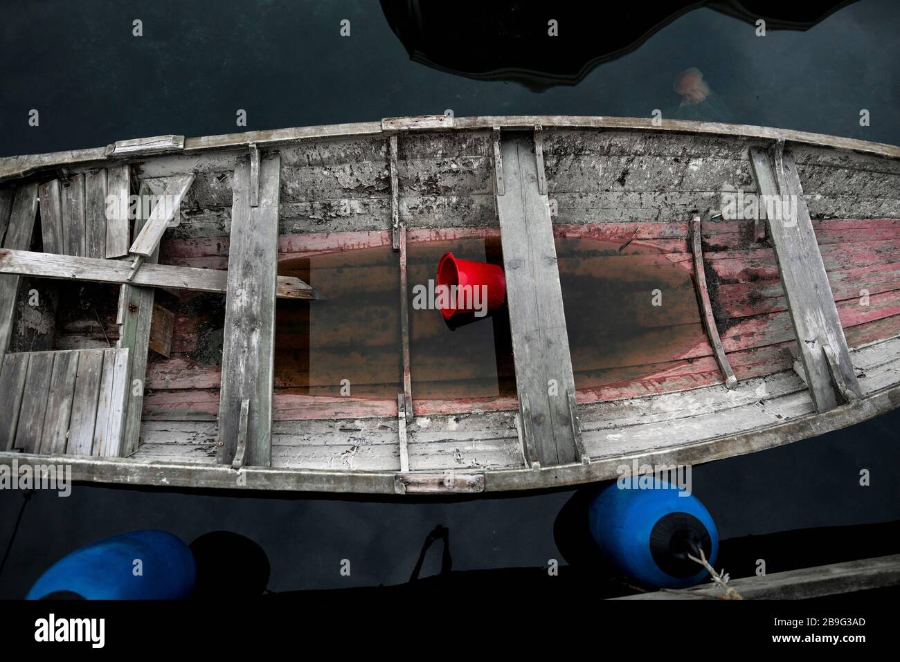 Sinking rowboat hi-res stock photography and images - Alamy