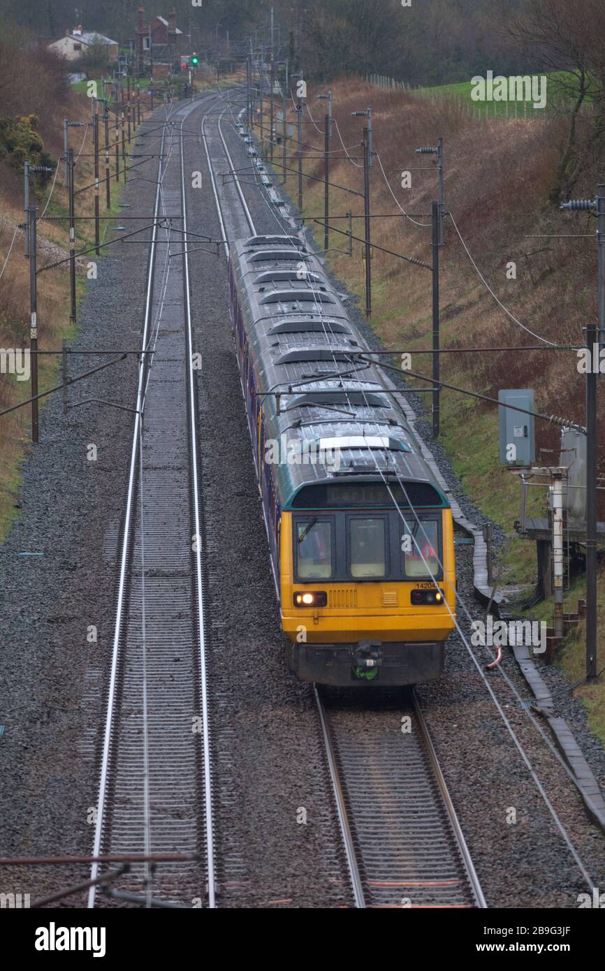 Withdrawn class 142 pacer trains 142043 + 142036 + 142061 + 142011 on ...