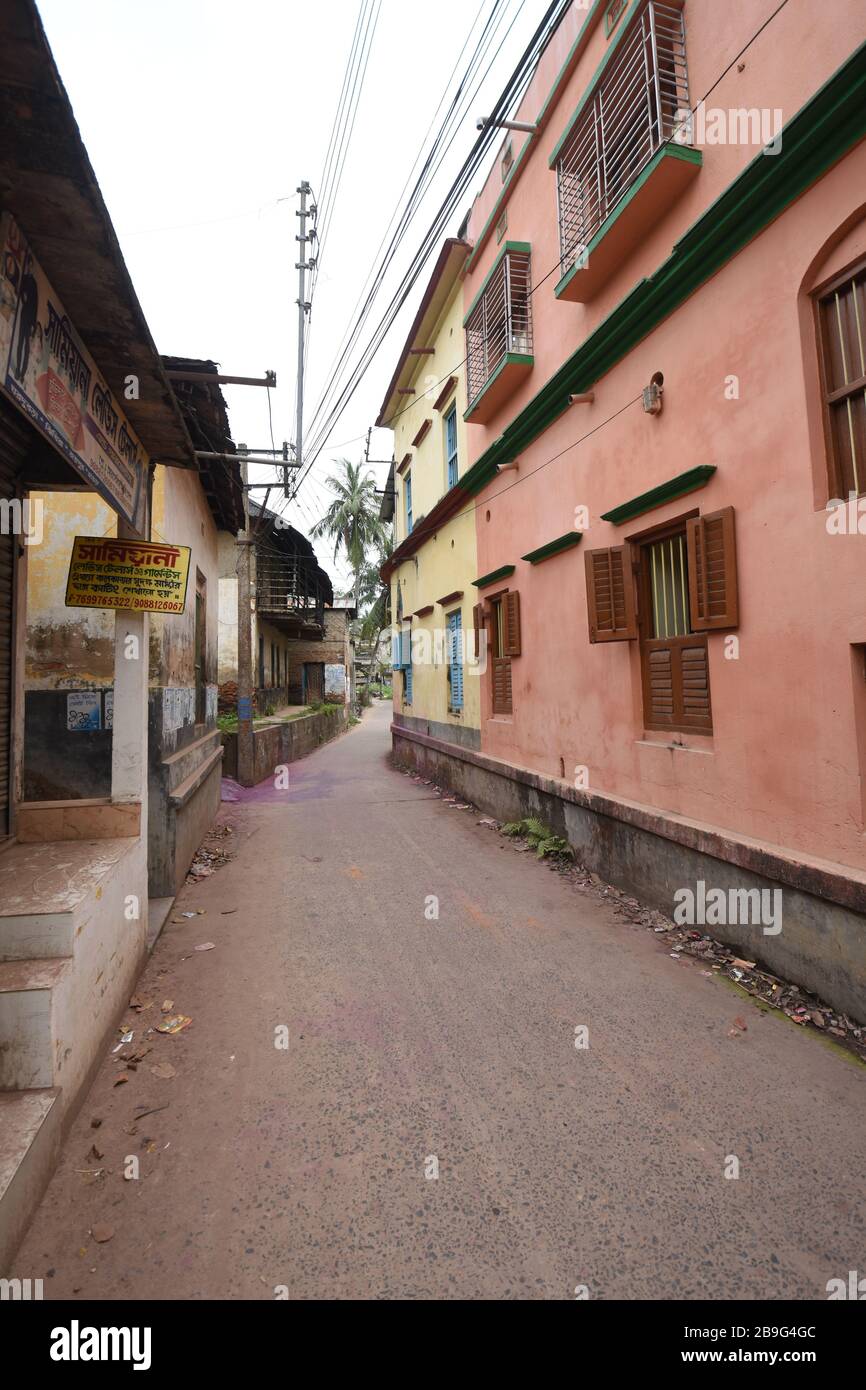 Ghardubra local road with old houses. Jhikira, Howrah. India Stock ...