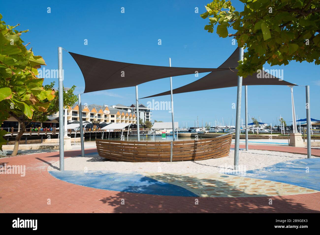 Dolphin quay hi-res stock photography and images - Alamy