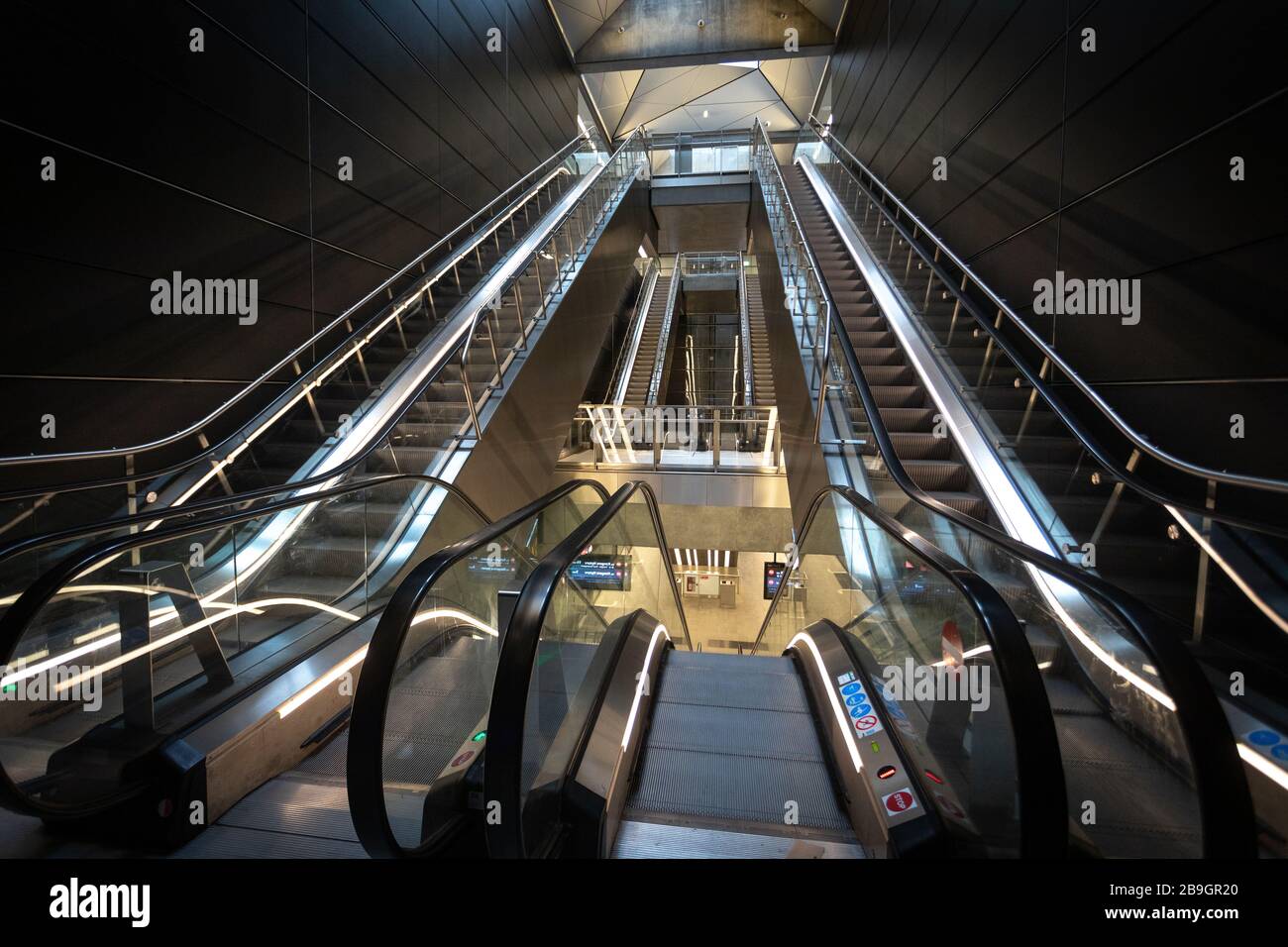 Empty Metro Station High Resolution Stock Photography and Images - Alamy