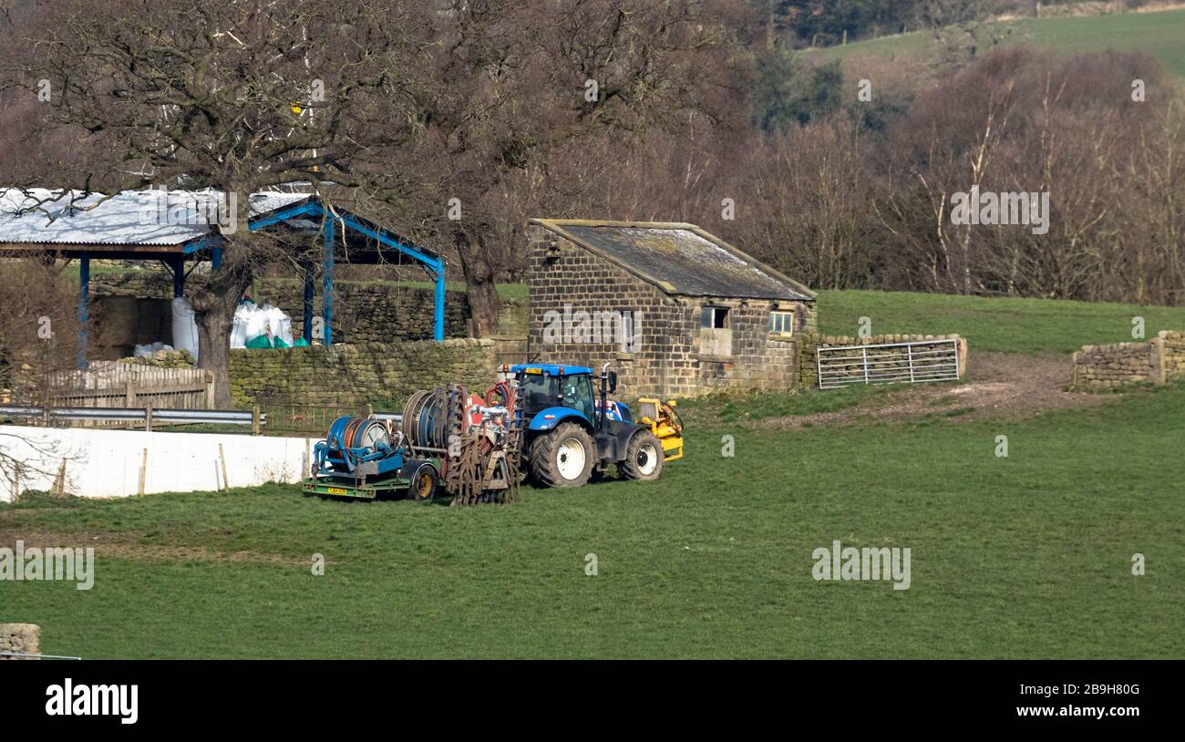Tractor parked in barn hi-res stock photography and images - Alamy